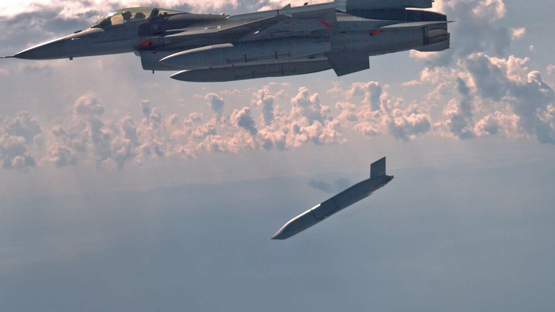 Will Ukraine finally receive JASSM long-range missiles from US to strike deep inside Russia?